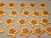 Két színű csillag linzer sütemény • Recept | szakacsreceptek.hu